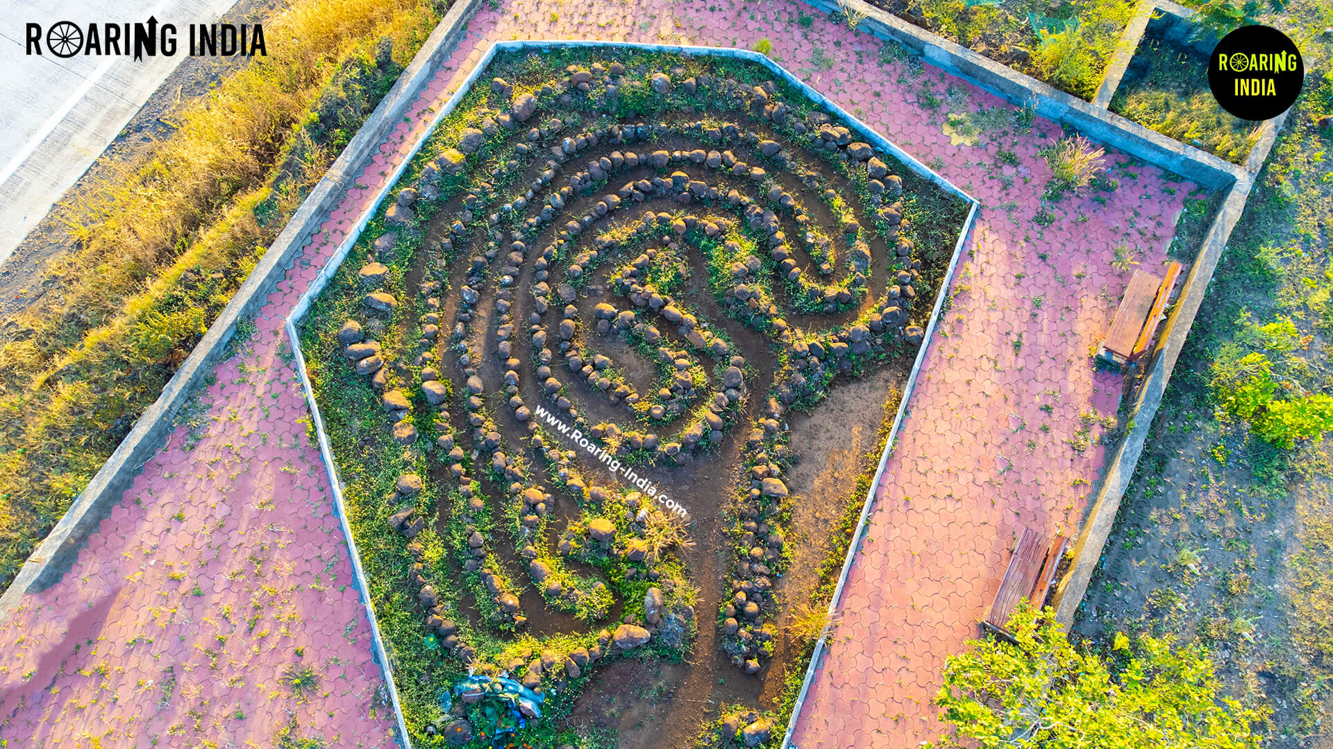 Kulwantini's Maze / Kulwantin Kodyach Mal, Tasgaon - Roaring India Tourism